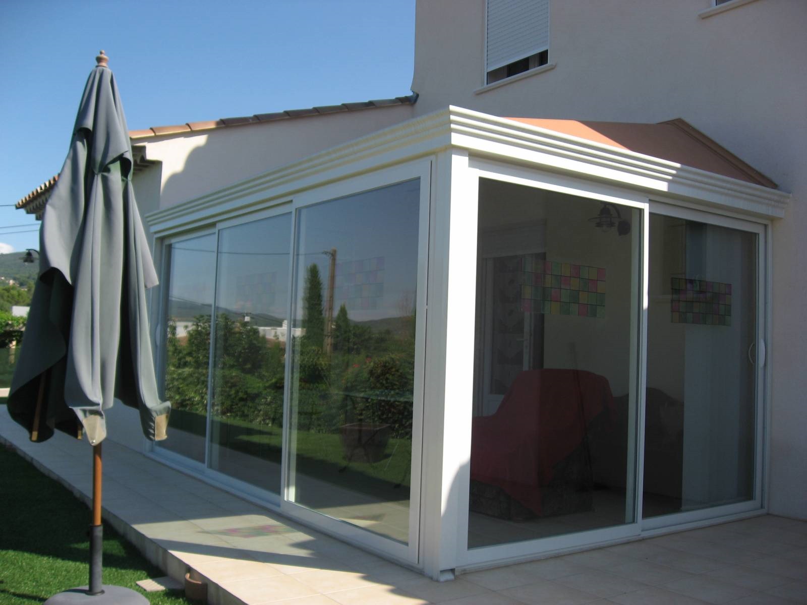 Véranda en alu traditionnelle posée dans le Var - Menuiserie Calissol